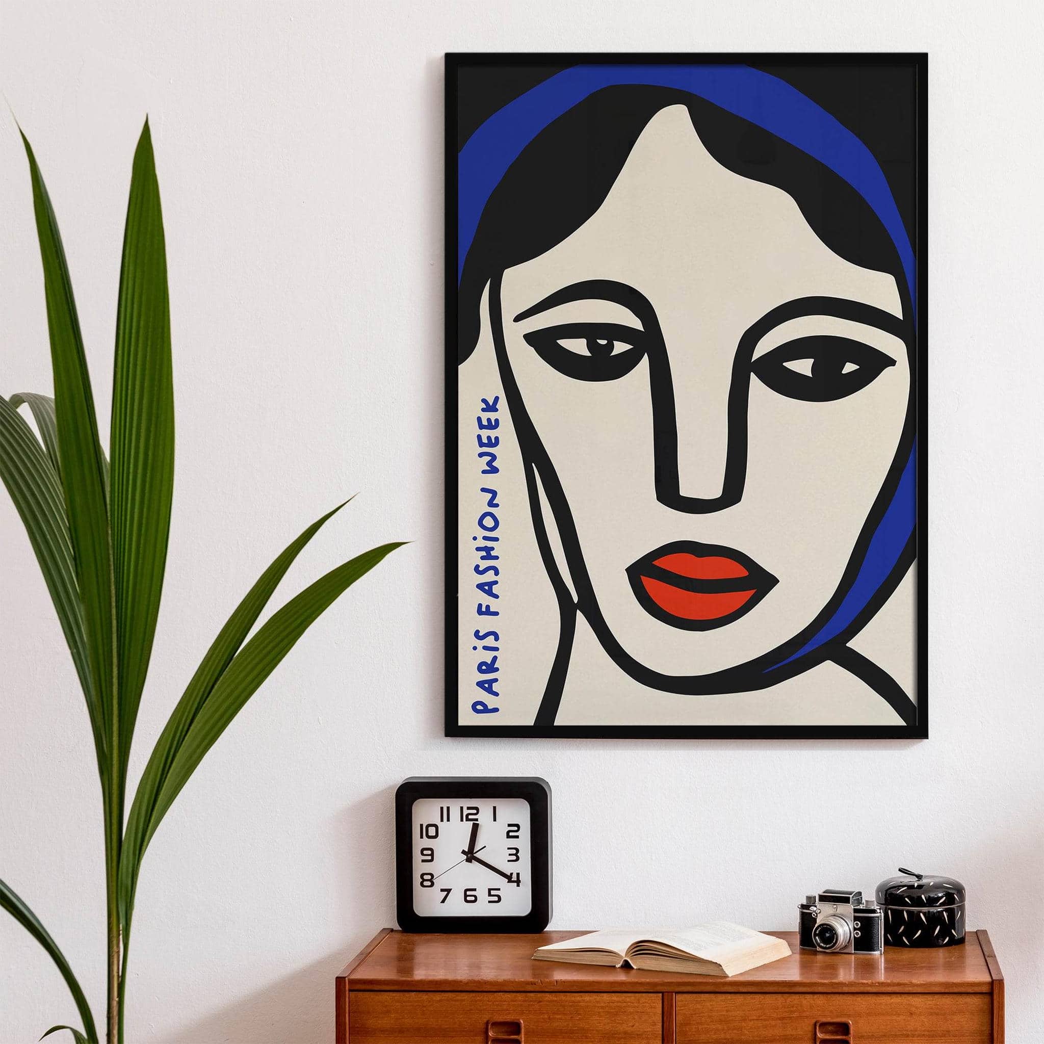 Retro Paris Fashion Week Woman Poster – HypeSheriff
